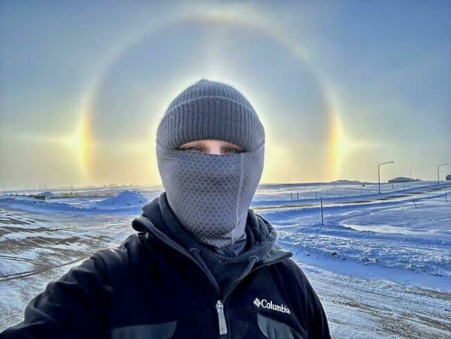 40 Interesting Behind-The-Scenes Pictures Employees Took At Their ...